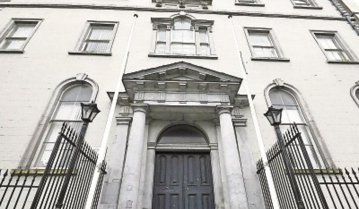 Longford man in row with door staff - Longford Live
