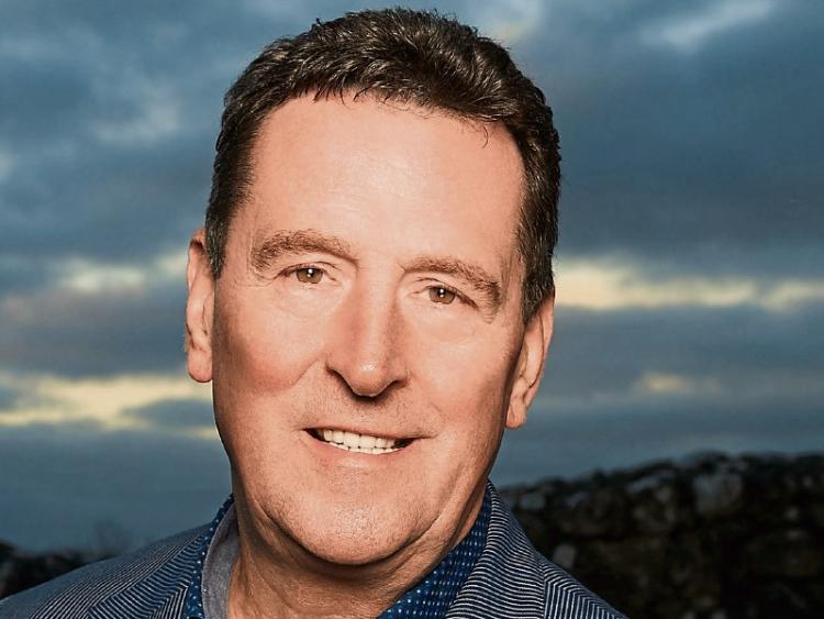 Longford country music star Mick Flavin celebrates 30 years in concert ...
