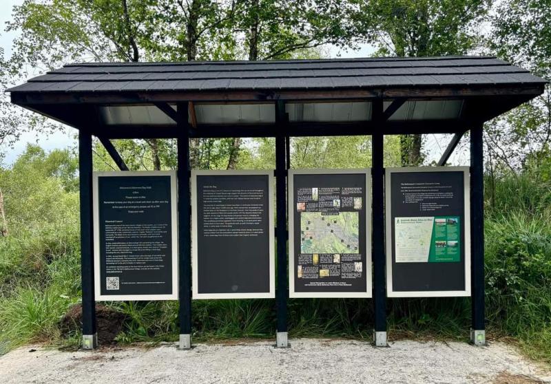 Tourism boost! Fabulous new signage erected at popular north Longford ...