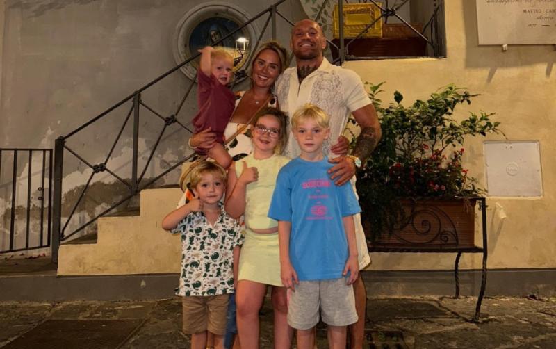 Conor McGregor to marry long-term lover Dee Devlin in The Vatican today ...