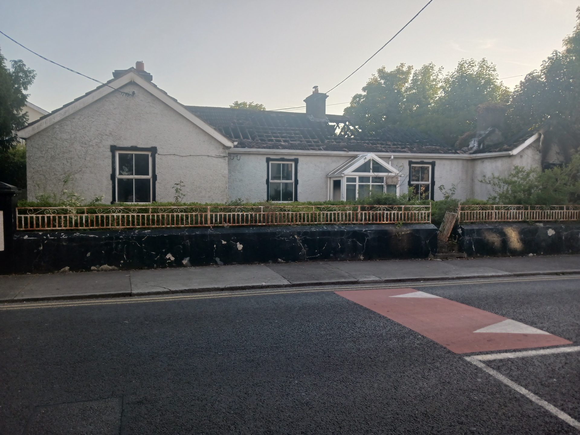 Gardaí launch probe after blaze rips through house in Longford town ...